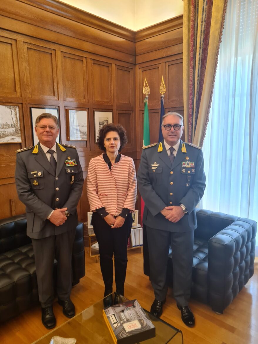 Il Prefetto di Sondrio Anna Pavone incontra il Comandante Regionale ...