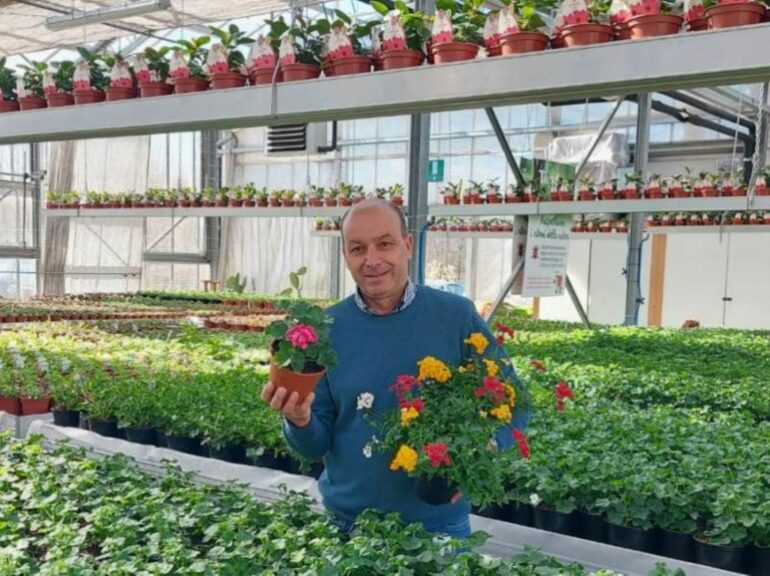 Rinnovato il contratto nazionale degli operai agricoli e florovivaisti ...